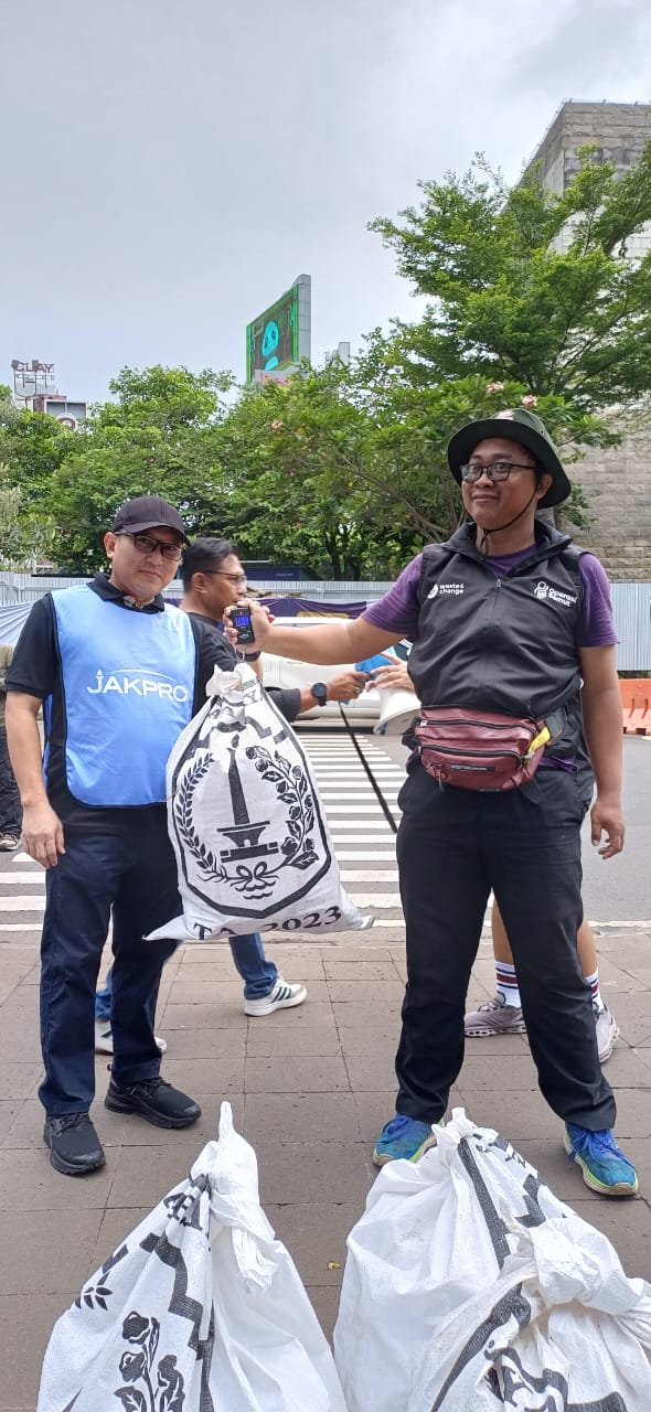 Peringati Hari Peduli Sampah Nasional, Jakpro Memiontec Air: Kolaborasi untuk Lingkungan Lewat ...